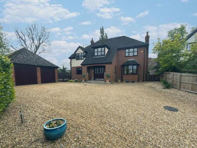4 Bedroom Detached House For Sale In Spaldwick