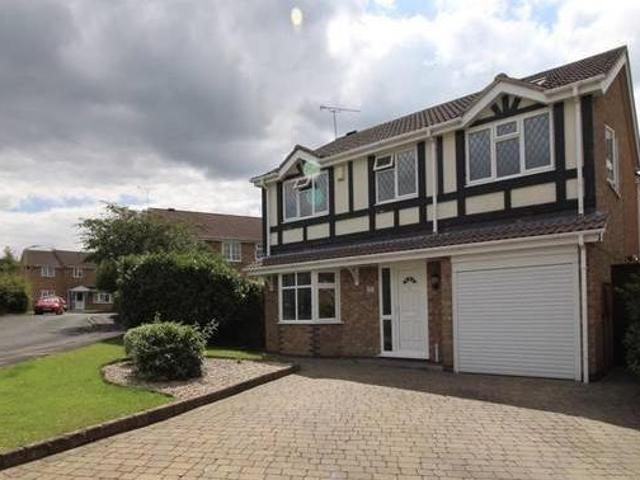 4 bedroom detached house for sale in Speedwell Close Narborough Leicester LE19