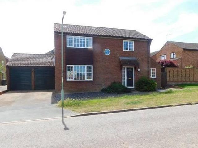 4 bedroom detached house for sale in Spencer Way Stowmarket IP14