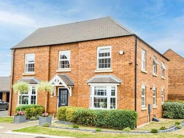 4 bedroom detached house for sale in Spinney Fields Long Itchington CV47