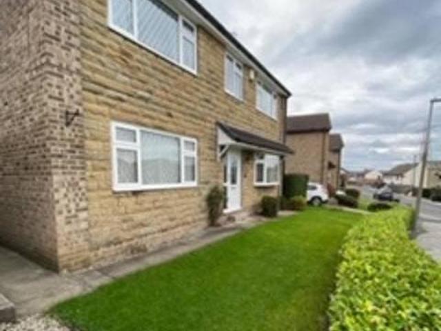 4 bedroom detached house for sale in Spring Bank Drive Liversedge WF15 WF15