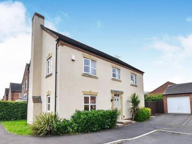 4 bedroom detached house for sale in Spring Close KirkbyInAshfield Nottingham NG17 NG17