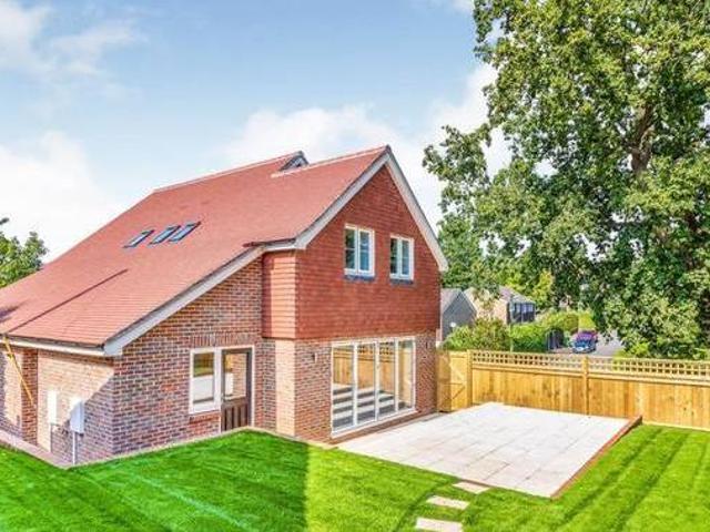 4 bedroom detached house for sale in Spring Lane Colden Common Winchester SO21