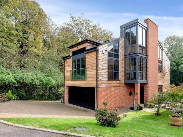 4 bedroom detached house for sale in Springfield Pastures, Alexandra Park, Nottingham, NG3