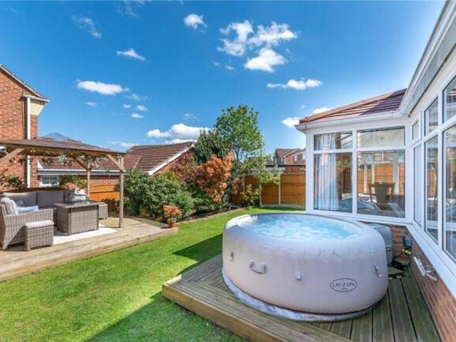 4 bedroom detached house for sale in Springfield Road, Morley, Leeds, West Yorkshire, LS27