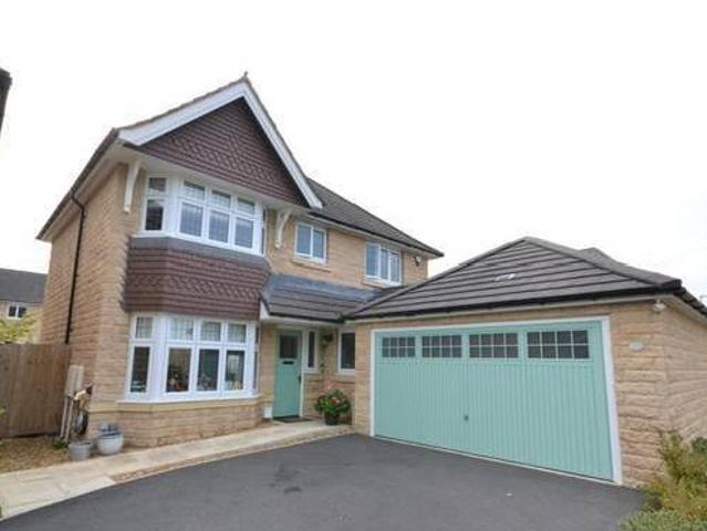 4 bedroom detached house for sale in Springwood Way Macclesfield SK10