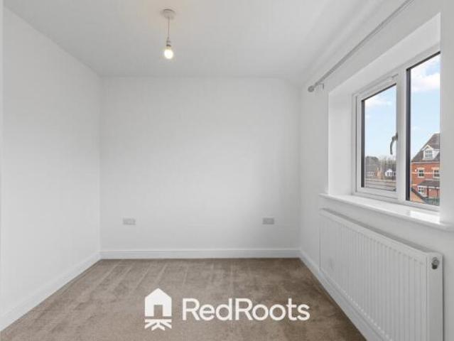 4 bedroom detached house for sale in Springwell Lane, Doncaster, South Yorkshire, DN4