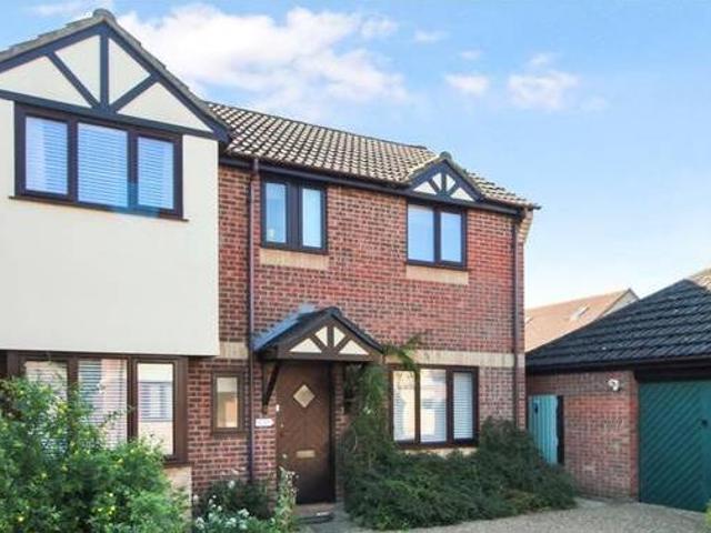4 bedroom detached house for sale in Spruce Crescent Poringland Norwich Norfolk NR14 NR14