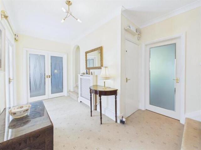 4 bedroom detached house for sale in Stumperlowe Hall Road, Fulwood, Sheffield, S10