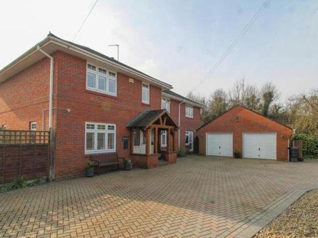 4 Bedroom Detached House For Sale In Sturminster Marshall, Wimborne