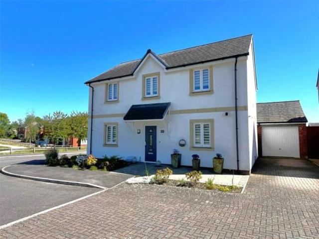 4 bedroom detached house for sale in St. Catherine Road, Basingstoke, Hampshire, RG24