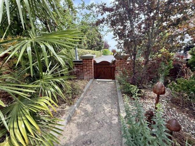 4 bedroom detached house for sale in St Andrews Ave, Thorpe St Andrew, Norwich, NR7 0RG, NR7