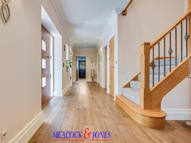 4 bedroom detached house for sale in St. Annes Road, Mountnessing, Brentwood, CM15