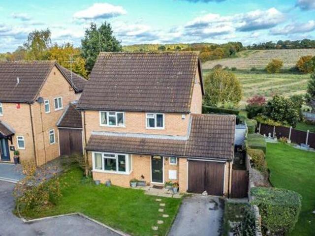 4 Bedroom Detached House For Sale In St. Albans, Hertfordshire