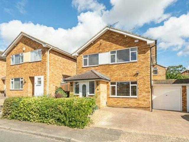 4 Bedroom Detached House For Sale In St. Albans, Hertfordshire