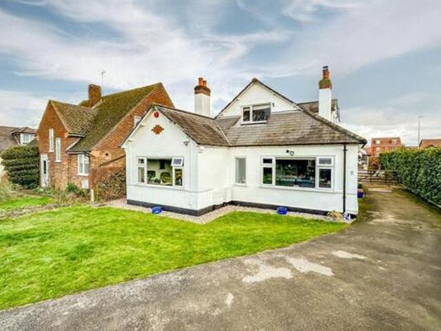 4 Bedroom Detached House For Sale In St. Albans, Hertfordshire