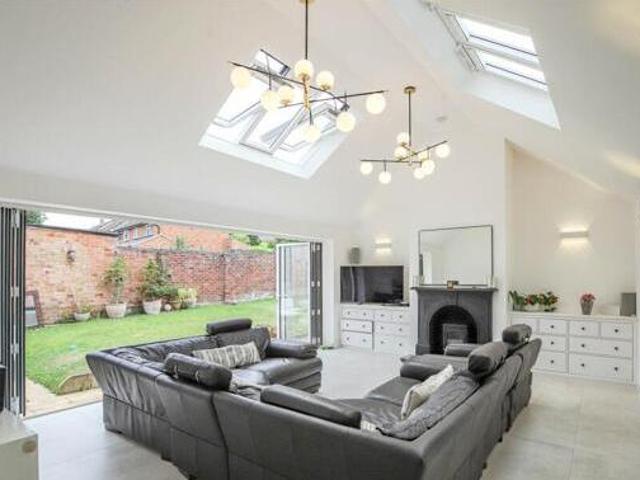 4 Bedroom Detached House For Sale In St Albans, Hertfordshire
