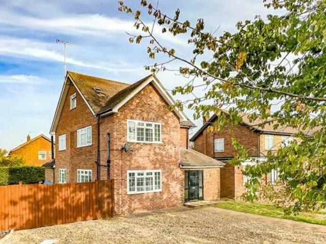 4 Bedroom Detached House For Sale In St. Albans, Hertfordshire