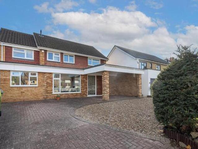 4 Bedroom Detached House For Sale In St. Albans, Hertfordshire