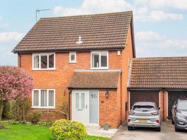 4 Bedroom Detached House For Sale In St. Albans, Hertfordshire