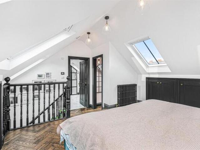 4 bedroom detached house for sale in St. Albans Road, Kingston Upon Thames, KT2