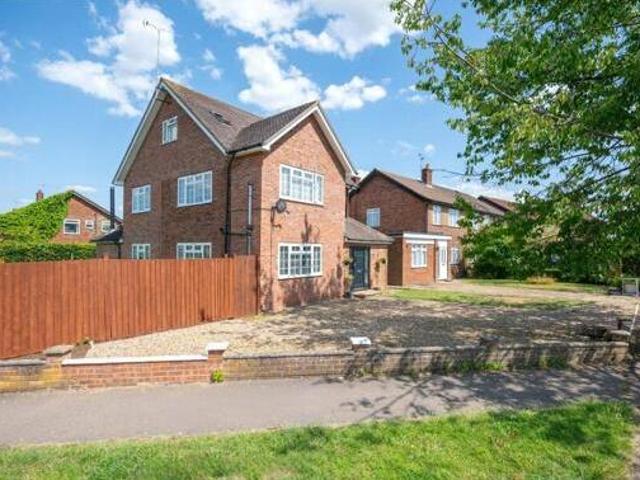 4 Bedroom Detached House For Sale In St. Albans