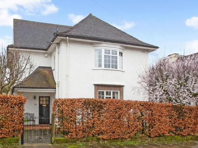 4 Bedroom Detached House For Sale In St. Albans