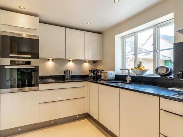 4 bedroom detached house for sale in St. Barts Close, St. Albans, Hertfordshire, AL4