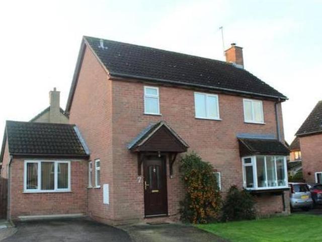4 bedroom detached house for sale in St Davids Way Sawtry PE28