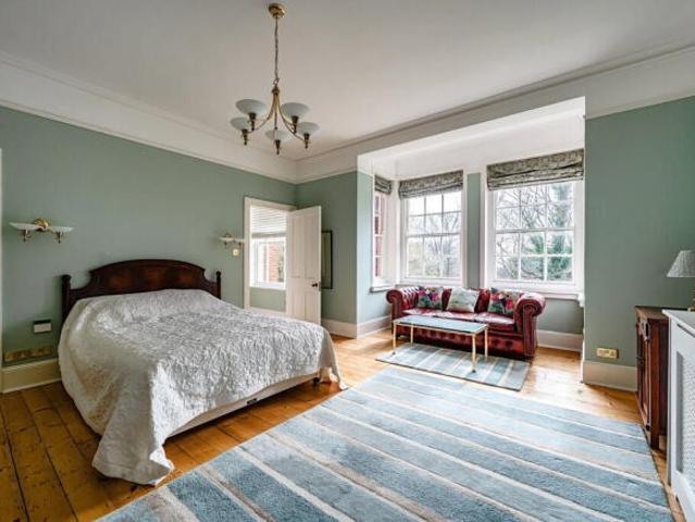 4 bedroom detached house for sale in St James Lane, Winchester SO22