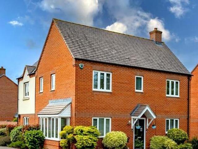 4 Bedroom Detached House For Sale In St. Neots, Cambridgeshire