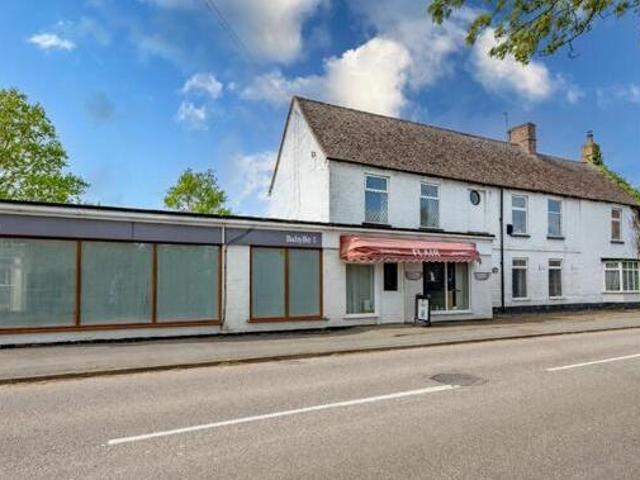 4 Bedroom Detached House For Sale In St. Neots, Cambridgeshire