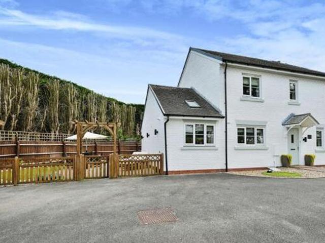 4 Bedroom Detached House For Sale In Stafford, Staffordshire
