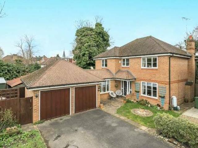 4 bedroom detached house for sale in Staines Surrey TW18