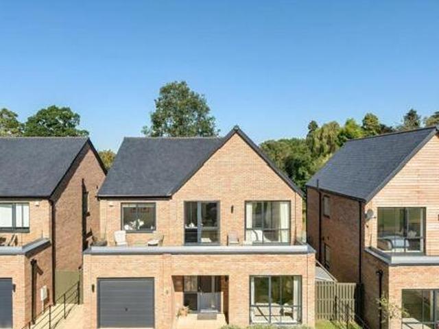 4 Bedroom Detached House For Sale In Standish, Stonehouse