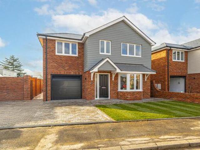 4 Bedroom Detached House For Sale In Stanford le hope