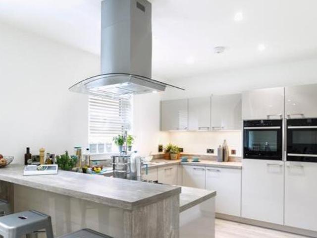 4 Bedroom Detached House For Sale In Stanley, Wakefield