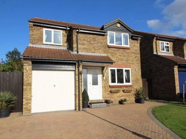4 bedroom detached house for sale in Stanley Road Chatham Kent ME5 ME5