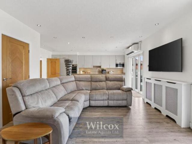 4 bedroom detached house for sale in Stapleton Avenue, Bolton, BL1