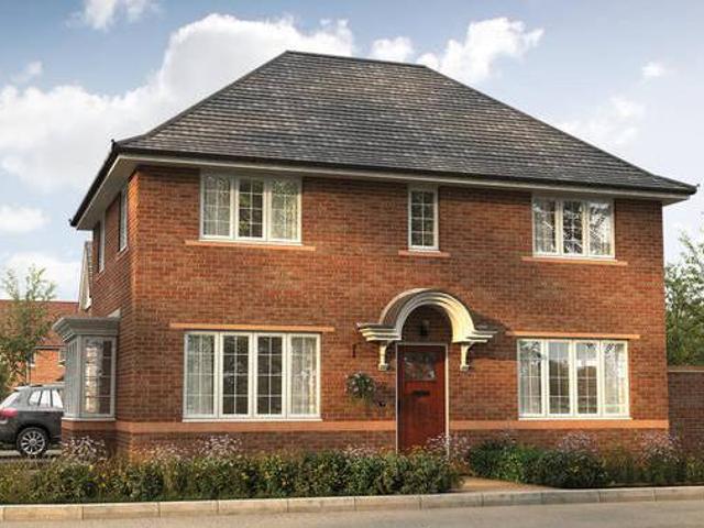4 bedroom detached house for sale in Station Road Lower Stondon SG16 6JJ SG16