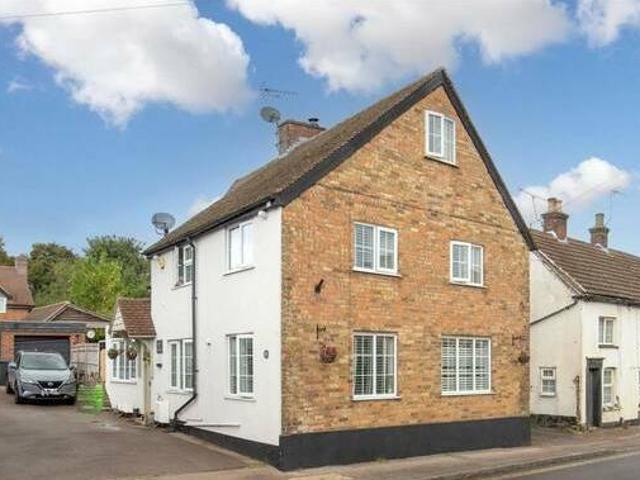 4 bedroom detached house for sale in Station Road Toddington LU5