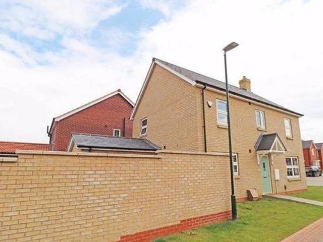 4 bedroom detached house for sale in Stavanger Close New Waltham DN36