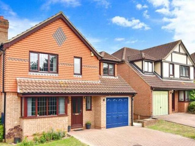 4 Bedroom Detached House For Sale In Steeple View, Basildon