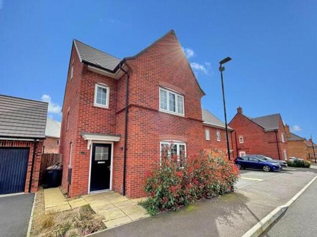 4 Bedroom Detached House For Sale In Stewartby, Bedford