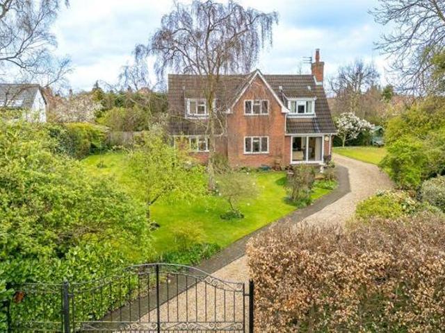 4 Bedroom Detached House For Sale In Stockton Lane, York