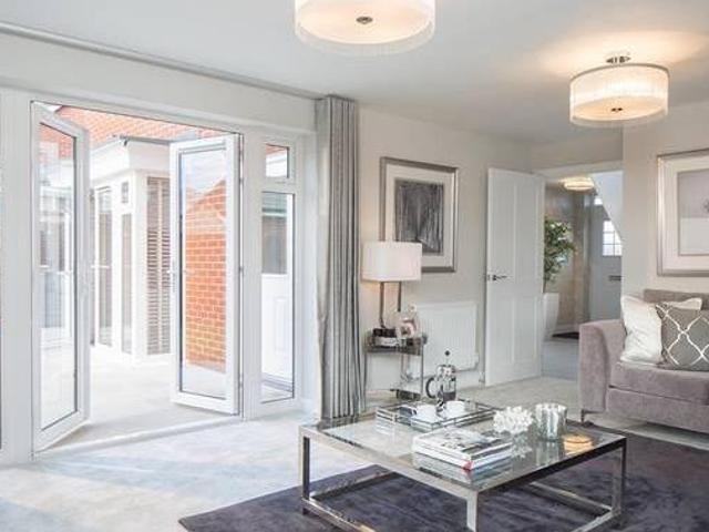 4 bedroom detached house for sale in Stockton Road Long Itchington CV47 CV47