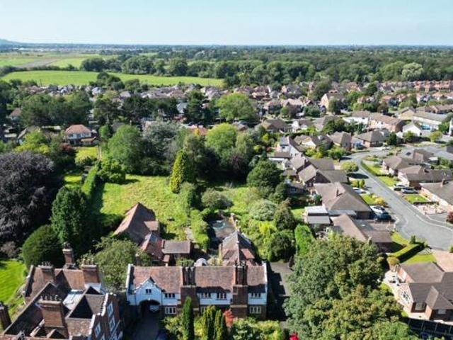 4 Bedroom Detached House For Sale In Stockport, Cheshire