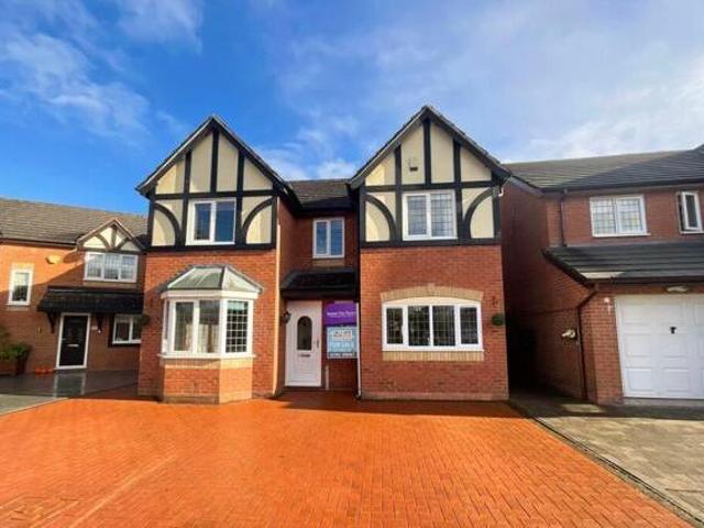 4 Bedroom Detached House For Sale In Stoke on trent