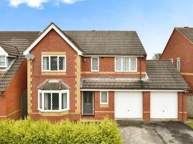 4 Bedroom Detached House For Sale In Stoke on trent, Staffordshire