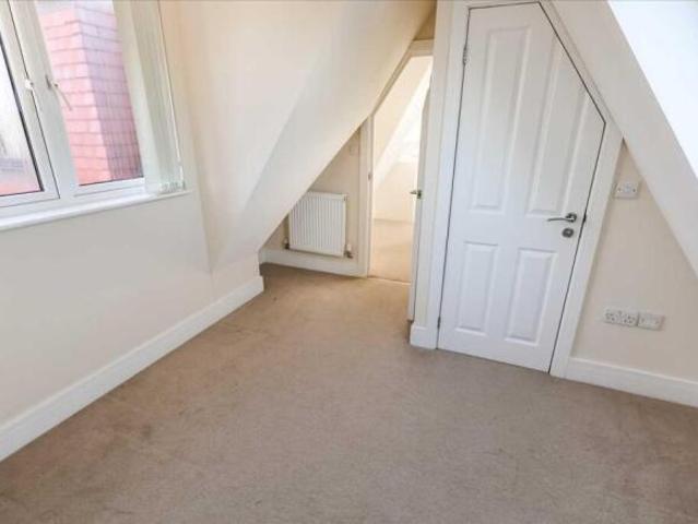 4 bedroom detached house for sale in Stoke Road, Slough, SL2